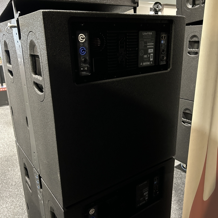 NEXT Line Array System LA122A 2x2 aktiv Ground-Stack B-Ware NEXT Line ...