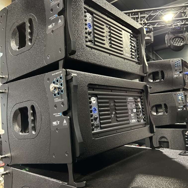 NEXT Line Array System LA122A 2x2 aktiv Ground-Stack B-Ware NEXT Line Array System LA122A 2x2 ...