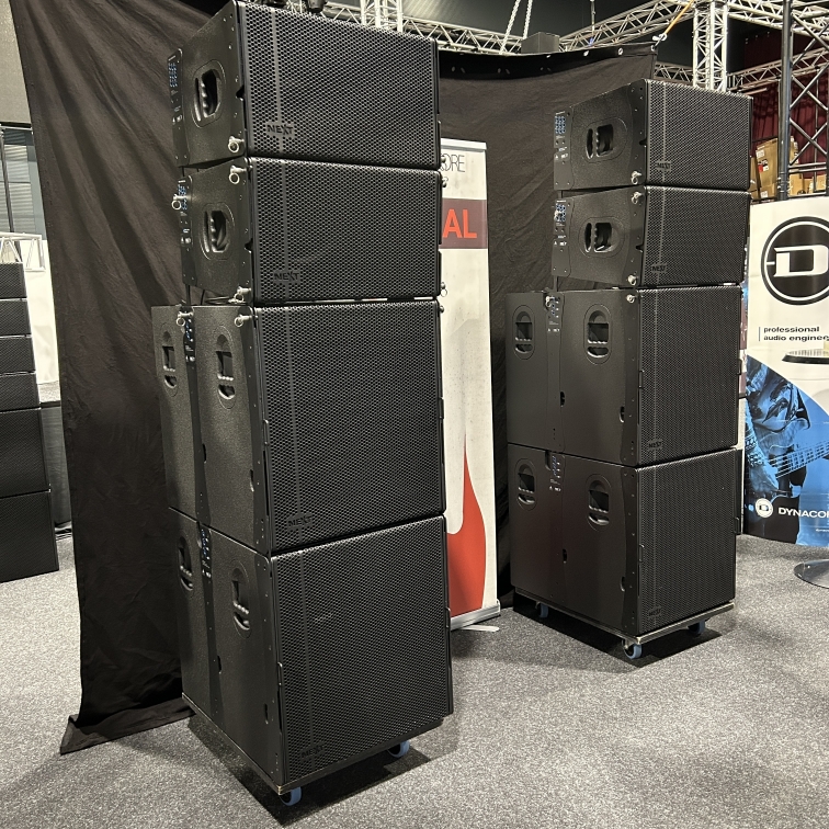 NEXT Line Array System LA122A 2x2 aktiv Ground-Stack B-Ware NEXT Line ...
